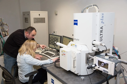 Zeiss ULTRA plus Cryo SEM - CRANN | Trinity College Dublin