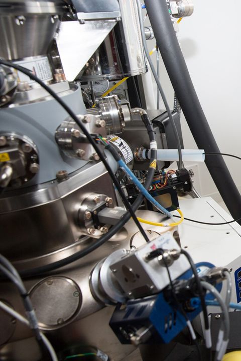 Zeiss ORION Nanofab - CRANN | Trinity College Dublin